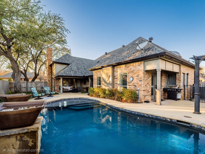 Laurel Lane Oasis | Sleeps 12 + Pool + Game Room - Bedford, TX