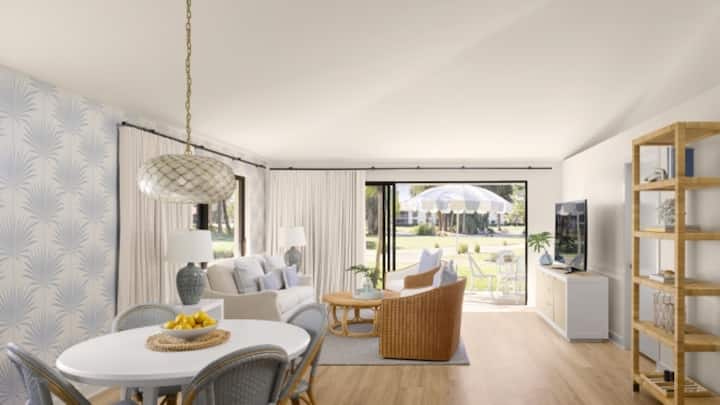 3 Family-friendly Rooms W/ Green Yard Space - West Palm Beach, FL