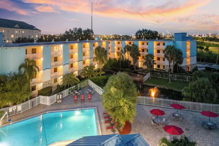 1 Family Friendly Room W/ Parking & Free Breakfast - Orlando