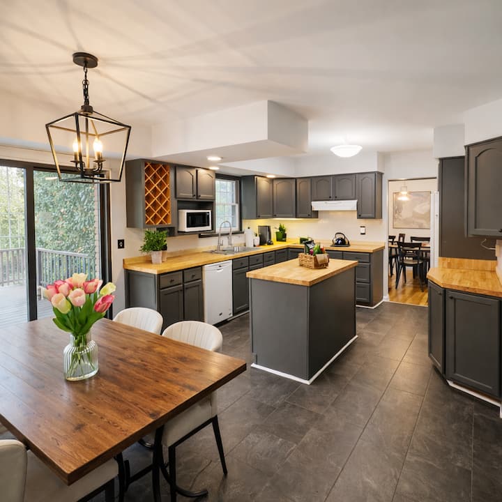 New Family/pet Friendly, Fenced In Yard With Pool! - Owings Mills, MD