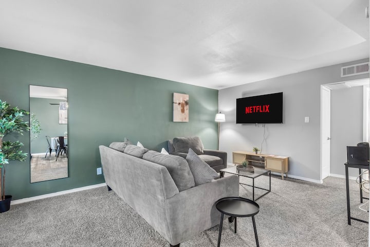 Walk To At&t Stadium | Modern 1br Game Day Stay - Arlington, TX