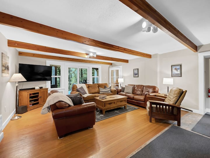 Historic Mountain Lodge Near Government Camp - Government Camp, OR