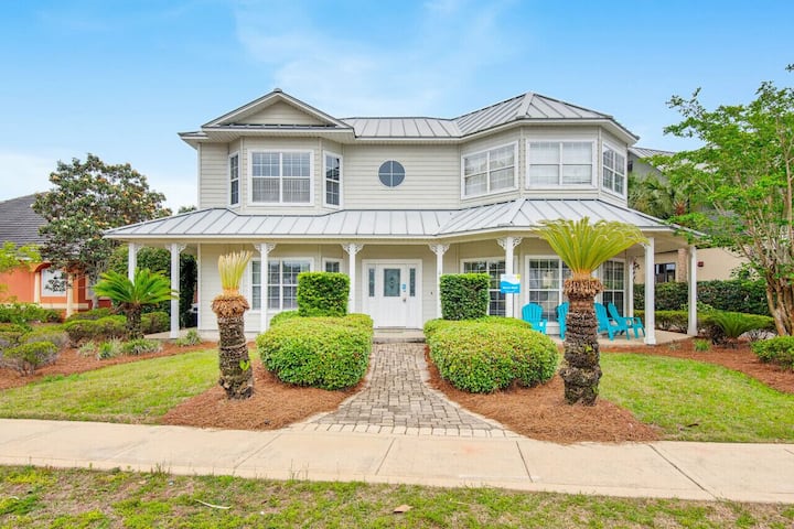 Beach Blast! Golf Cart Included! Pet Friendly! - Destin, FL