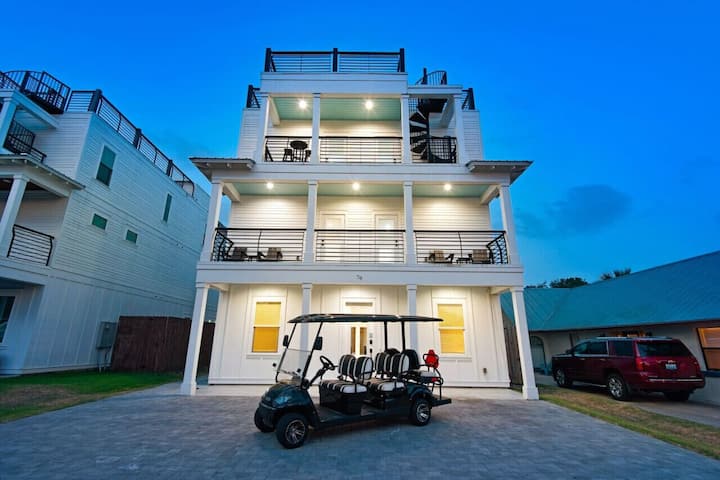 Top Gun: Golf Cart Included - Pet Friendly! - Destin, FL