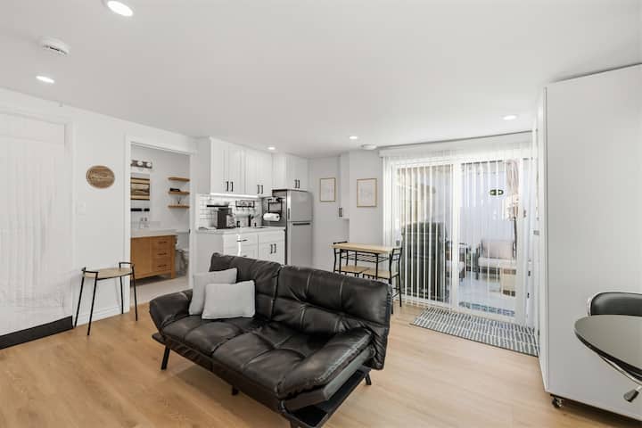 Stylish Guest Suite | Arcade, Patio, Bbq, Fire Pit - Simi Valley, CA