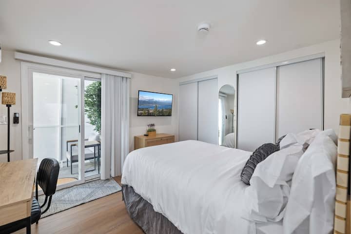 Newly Renovated 1br Suite, Patio, Bbq, Fire Pit - Simi Valley, CA