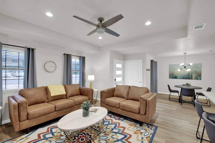 Peppercorn Yellow - Locally Run! - Taylor, TX