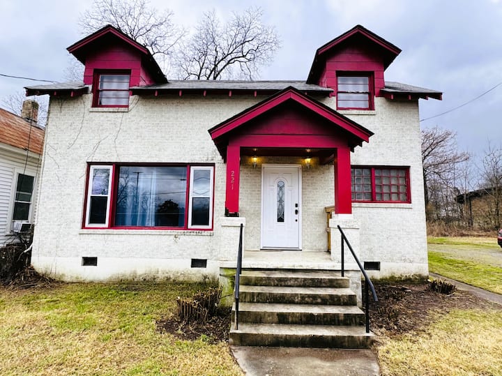Historic Home Near Downtown Hot Springs - Hot Springs, AR