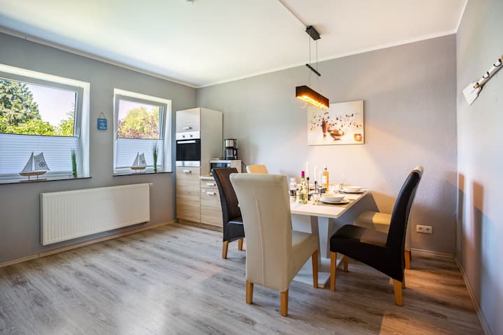 Liebevoll Eingerichtete Wohnung - Wilhelmshaven