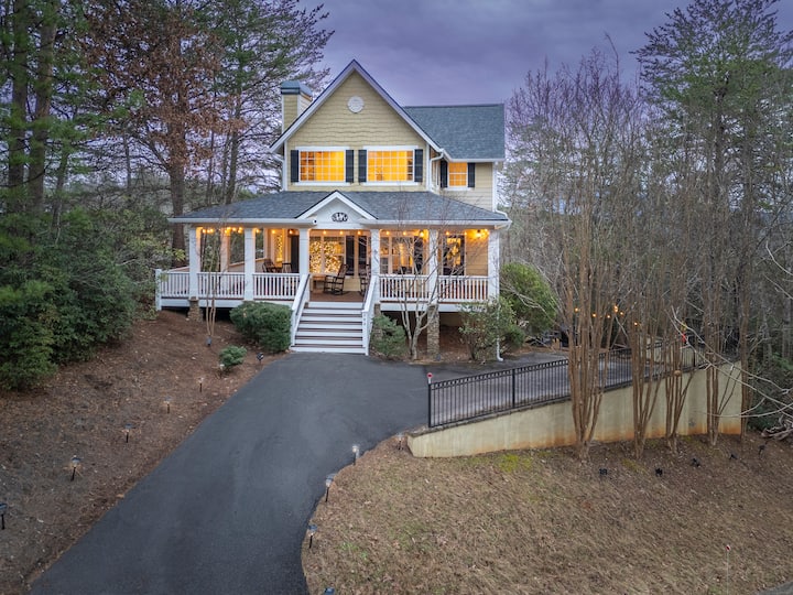 Alygrace Chalet - A Luxury Home In Innsbruck - Helen, GA