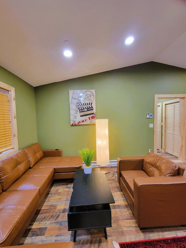 3-bedroom, 2-bath Apartment, Private Deck (H-4) - Lake Placid, NY