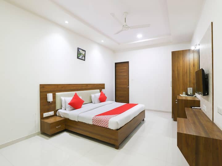 Hôtel O Iskcon Temple Navasari - Navsari