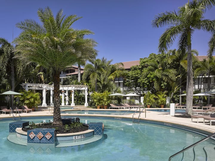 4 Restful Stay At Queen Rooms W/ Pool Access - West Palm Beach, FL