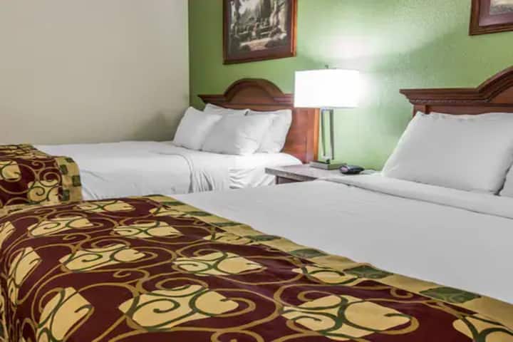 Value Stay Near Western Michigan University - Portage, MI