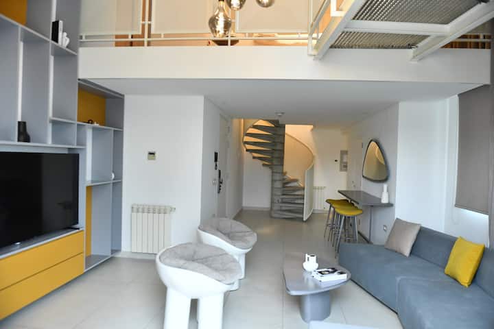 Retro 6e, 2-br Loft In Gemmayze - Beirut