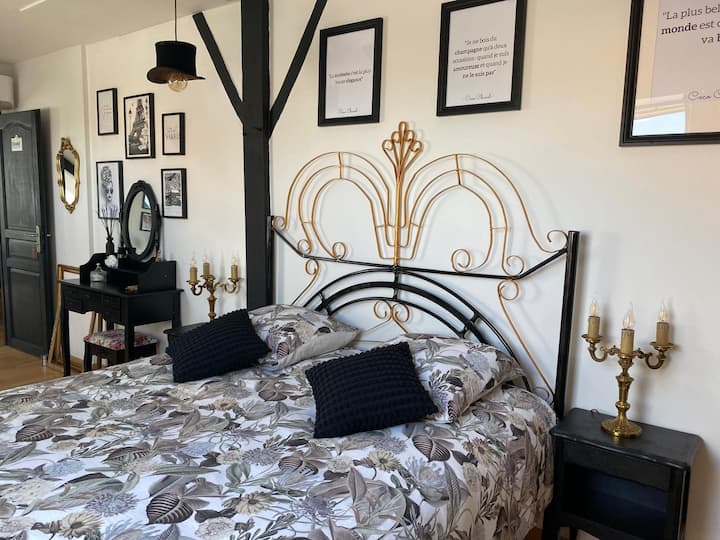 Les Chambres Du Bocage : Chambre Coco - Bressuire