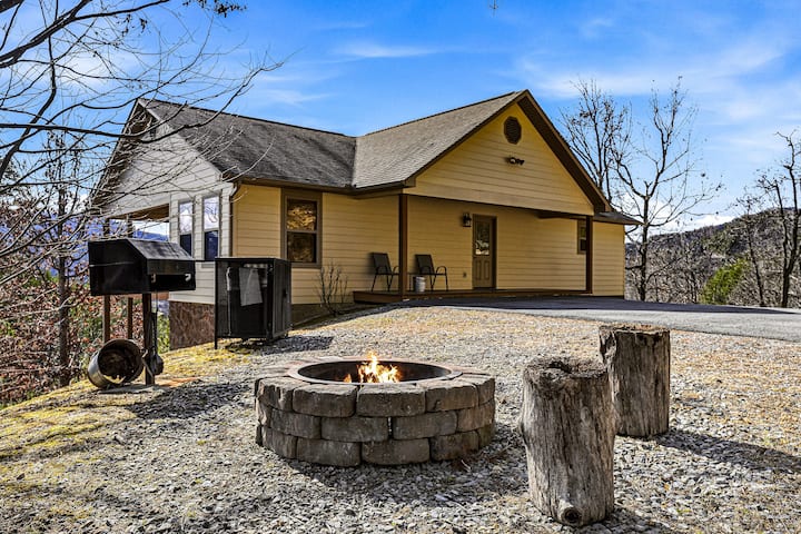 Teaberry Ridge*cozy*resort Setting*sleeps 4 - Wears Valley, TN