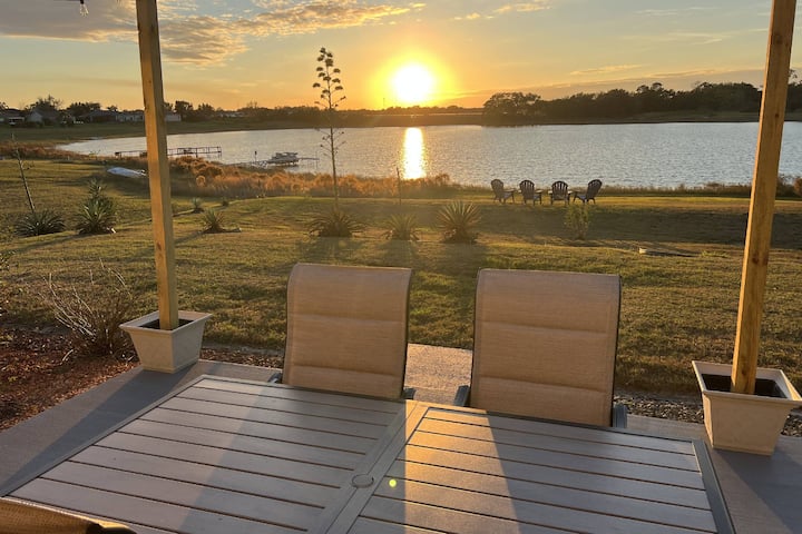 Lakefront Retreat Near Legoland & Bok Tower Garden - Lake Wales, FL