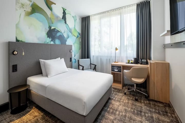 Superior Single | Wyndham Garden Munich | Parking - München