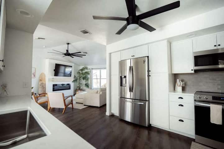 Luxury Leisure House — Heated Pool + Game Room - Cape Coral, FL