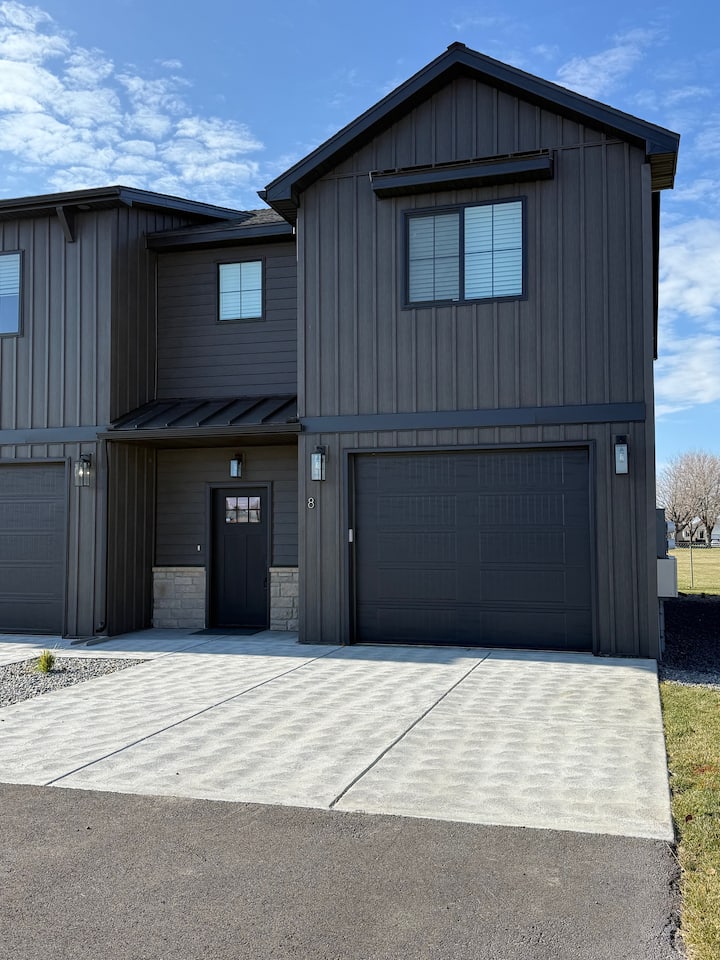 Henry's Fork Townhome - Ashton, ID
