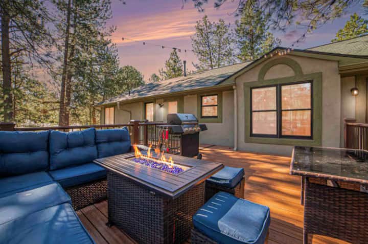 Large Home W/hot Tub, Fire Pit, Pool Table - Larkspur, CO