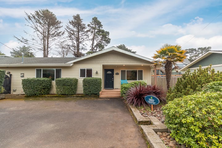 Two Blocks From Beach, Single-level Family Home - Lincoln City, OR