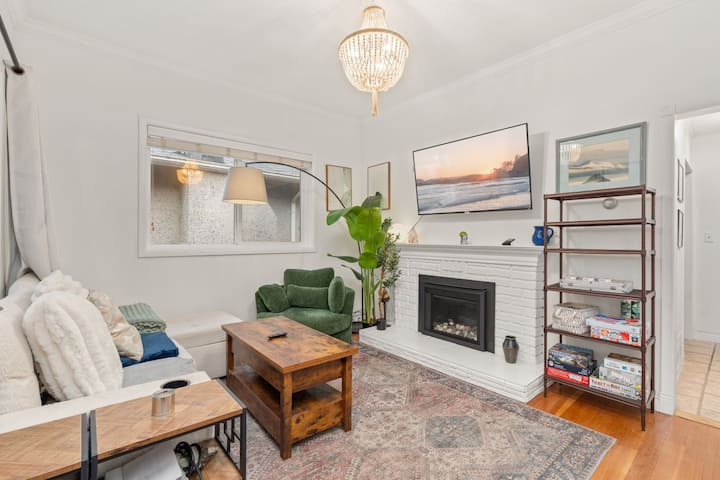 Fifa-ready 2br Burnaby Home | Walk To Dt Transit! - Burnaby