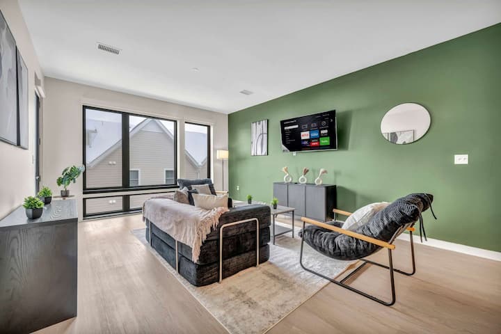 Walk To Cwru W Kingbed, Balcony, Gym, Parking, Wd - Cleveland, OH