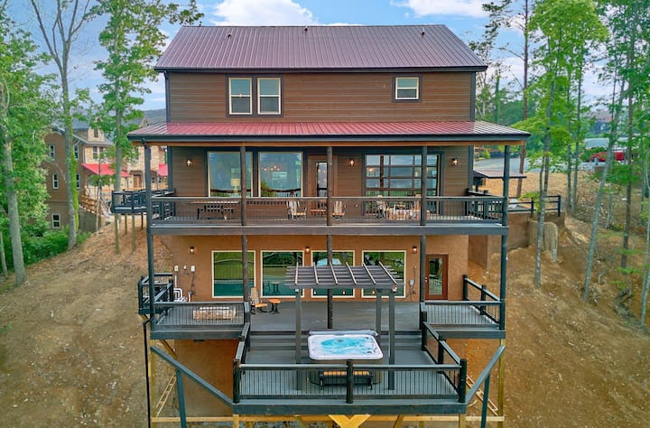 "A View From Above" 6 Bedroom Cabin - 塞維爾維爾