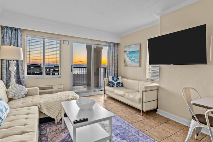 New / Oceanfront Beach Condo, Pool, Gym, Fishing - Virginia Beach, VA