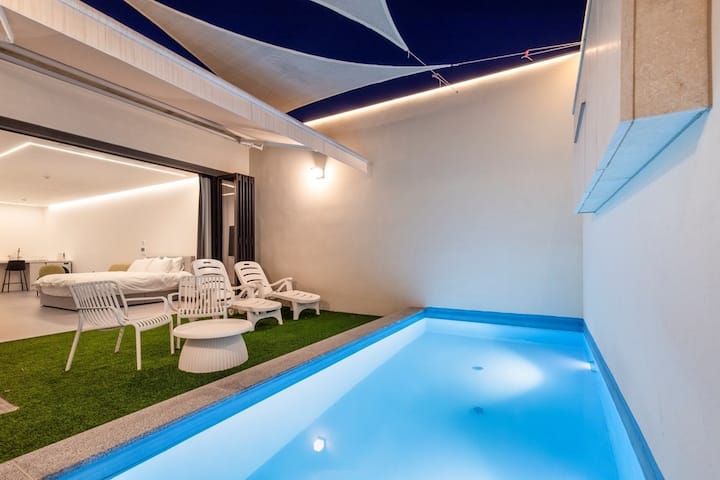 신축#자쿠지 #사천진해변 #경포호 하루만더1채신축노천자쿠지 - Gangneung-si