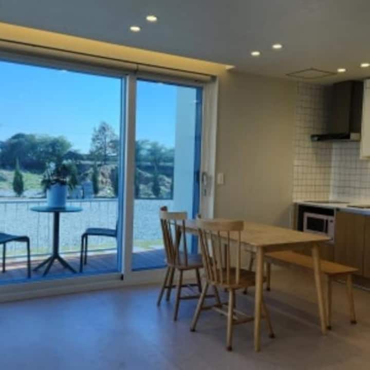 모던한 분위기의 객실, 스테이 H (독채,개별바베큐,불멍) - 포승읍