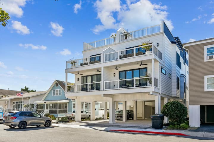 New Luxury 5br/4ba Townhouse, Hottub, Rooftop Deck - Maryland Beach, MD