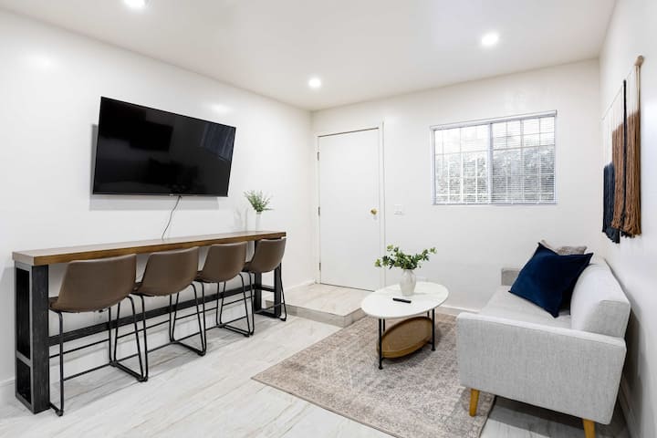 Remodeled 3br Near Disneyland (~15 Min) | Quiet Cu - Long Beach, CA