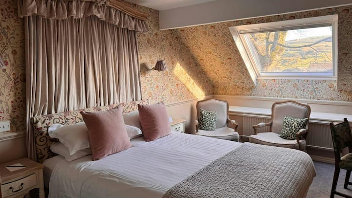 Double With Secluded Gardens & Wellness Treatments - 哈利法克斯