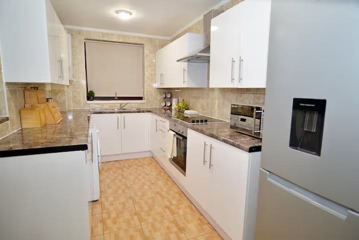 Family- Near Lcy Airport- Sleeps 6- Parking- Wi-fi - 롬퍼드