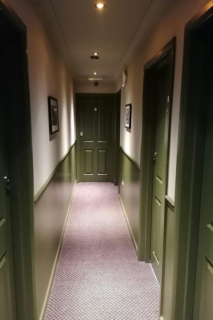 Stylish Family Room Above Charming Pub - Londres