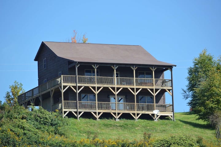 Rosey Outlook - Hot Tub, Pool Table, Views, Pets - Boone, NC
