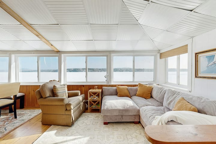 3br Waterfront Home W/ Pvt Dock & Small Beach - Swan Lake State Park, Swanville