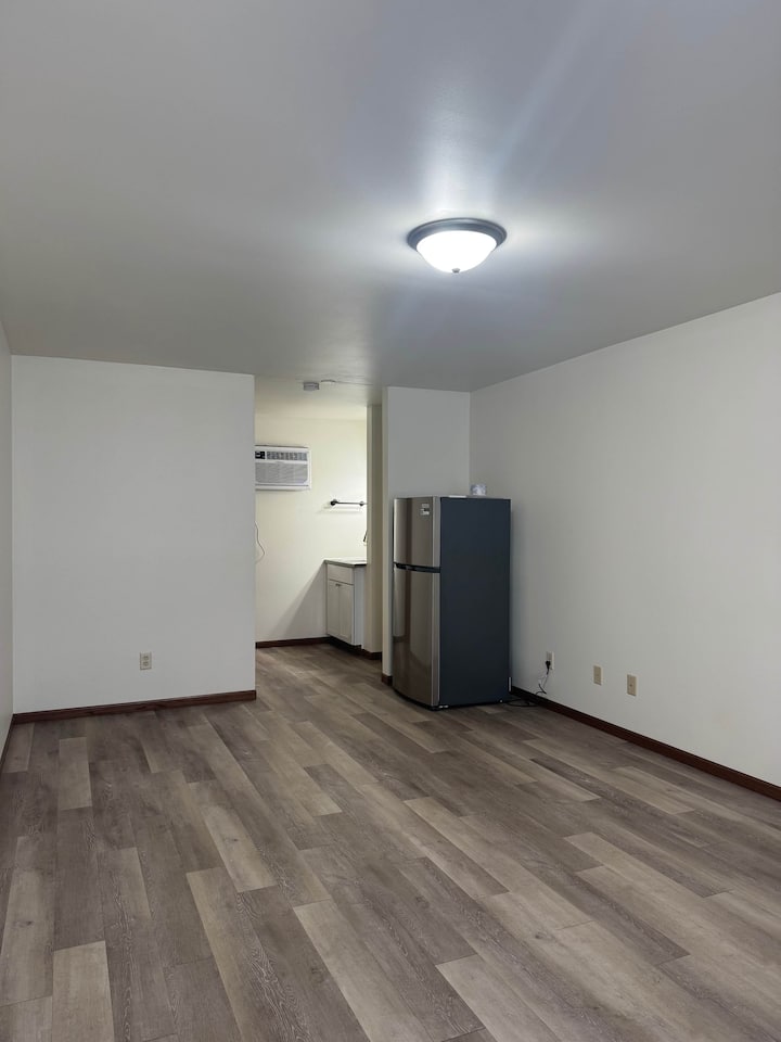 Unfurnished Wi Dells Studio! - Lake Delton, WI