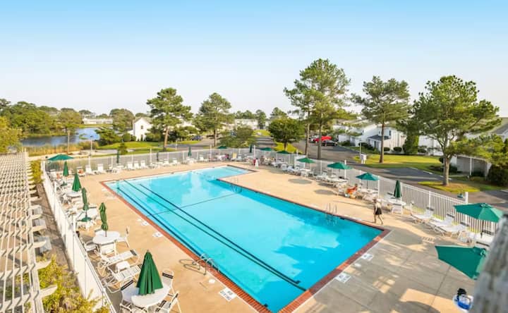 Coastal Townhome | Sunroom, Near Beach & Bay - Fenwick Island, DE