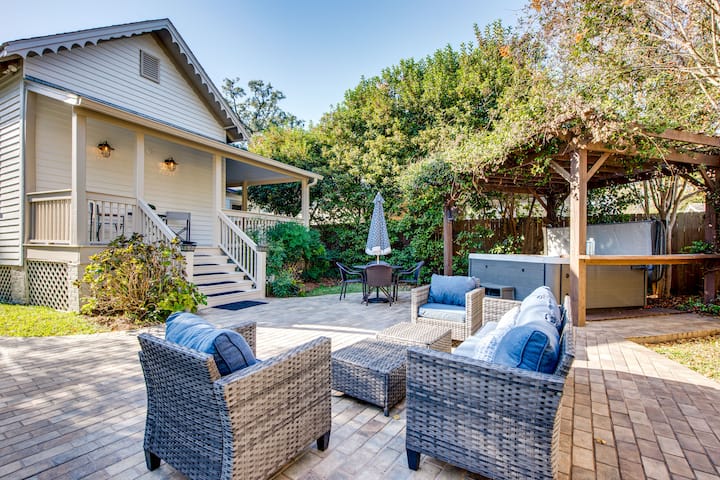 Walk To Broad St! Family Home In Historic District - Thomasville, GA