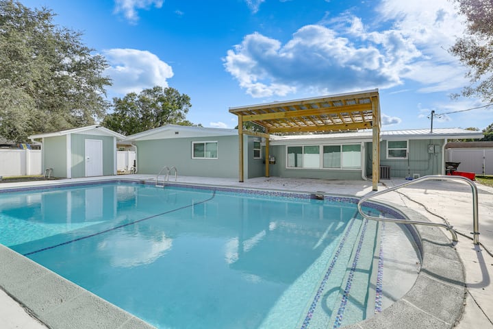 Charming Home W/ Private Pool In Clewiston! - Lake Okeechobee, FL