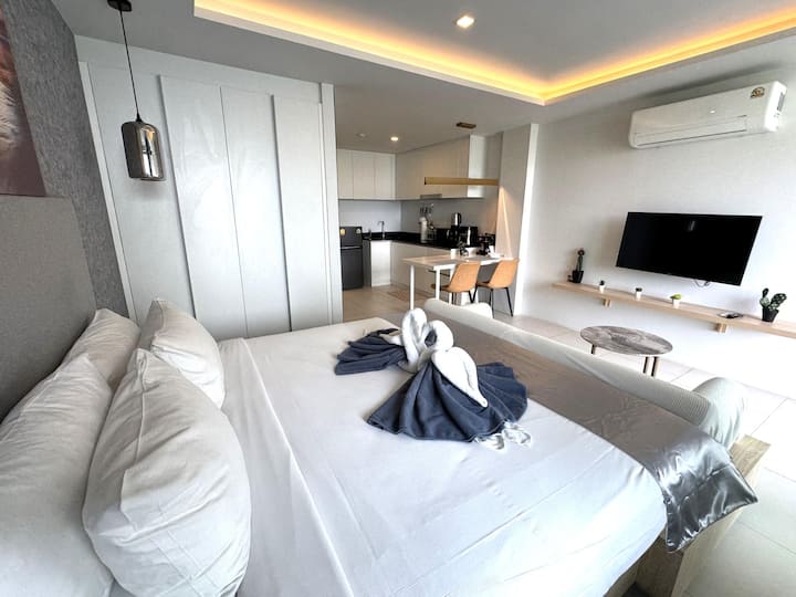 A Taste Of Utopia: Modern Phuket Retreat W/jacuzzi - Karon Beach