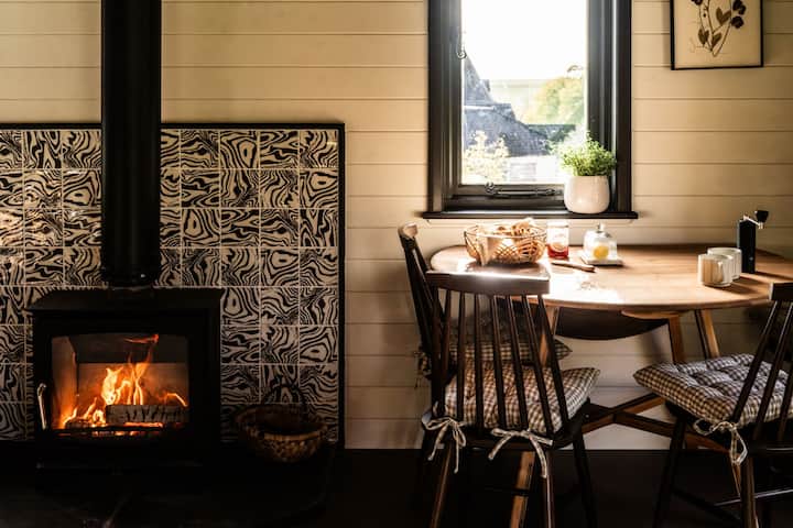 Osprey | Lake District Cabin - Hot Tub, Bay Views - Grange-over-Sands