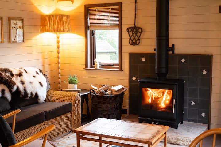 Pipistrelle | Lake District Cabin, Hot Tub & Views - Grange-over-Sands