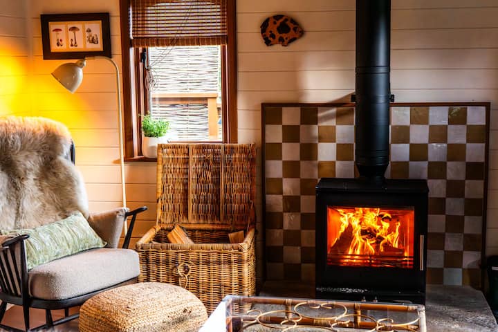 Waxcap | Lake District Hot Tub Cabin And Bay Views - Grange-over-Sands