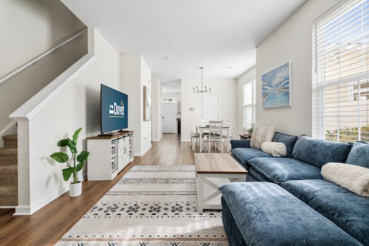 Holy City Hideaway | Minutes From Everything - Charleston, SC