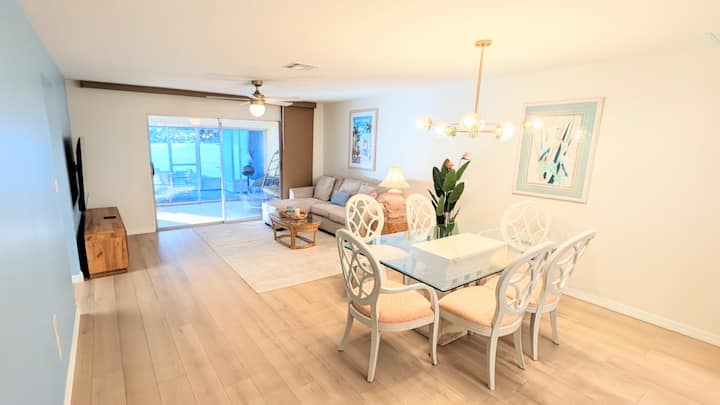 Retro Coastal Fort Myers Retreat | Spa & Fire Pit - Estero, FL